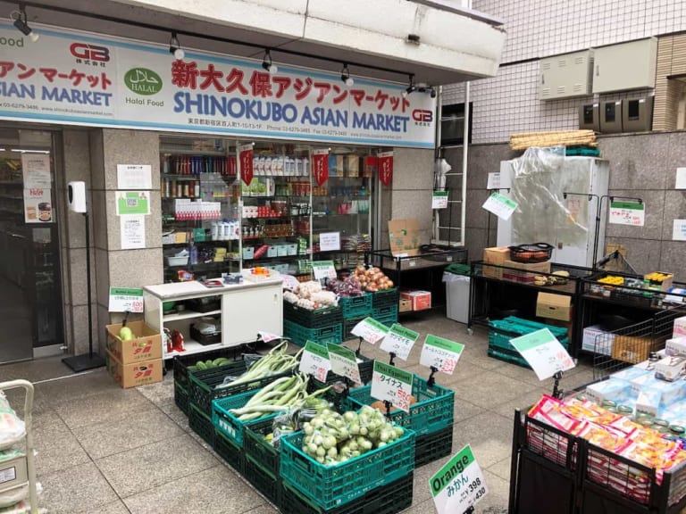 新大久保は韓国だけじゃない！ネパール・ベトナム・中国もあるアジアごちゃ混ぜエリア【日本の外国人街を歩く1】 | TABIZINE～人生に旅心を～