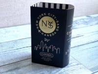 【NYキャラメルサンドはどこで買える？公式通販は？】東京駅や羽田空港限定商品は今もあるの？ | TABIZINE～人生に旅心を～