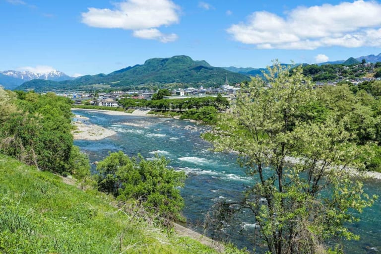 【日本三大ランキング】がっかり名所から和牛・秘湯・神社・悪女・珍味まで38選 | TABIZINE～人生に旅心を～