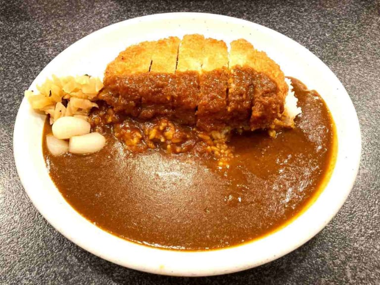 【京都駅ランチ】改札すぐの穴場的カレー専門店「スパイシー・マサラ」人気メニューTOP3 | TABIZINE～人生に旅心を～
