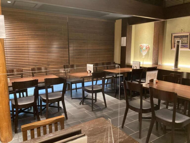 【京都駅ランチ】意外な穴場！新幹線構内で名物にしんそばを味わえる「松葉 京都駅店」人気メニューTOP3 | TABIZINE～人生に旅心を～