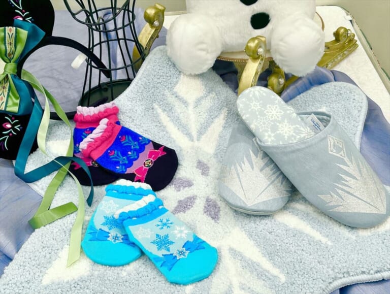 【東京ディズニーシー】ファンタジースプリングス新作グッズ55選！お菓子や可愛いカチューシャも！ | TABIZINE～人生に旅心を～