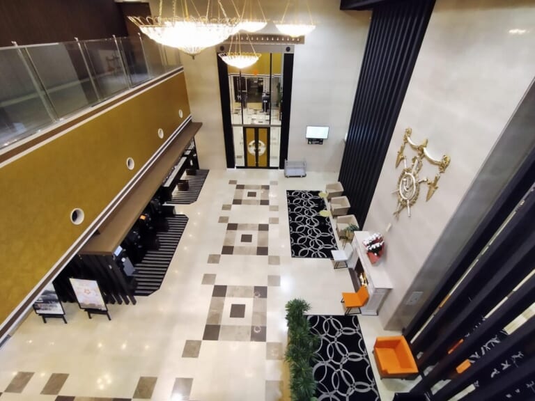 【JR富山駅近くのおすすめホテル4選】天然温泉・個室サウナ・オールインクルーシブまですべて泊まってみた！ | TABIZINE～人生に旅心を～