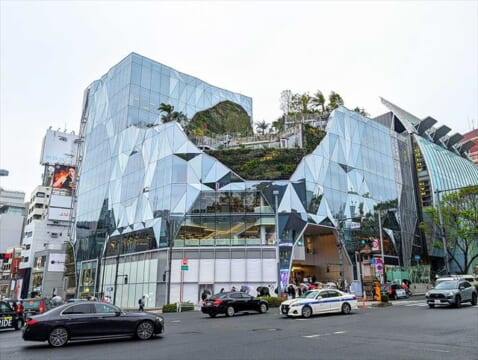 【雨の日でもOK！東京お出かけスポット16選】屋内プールやイベントから水族館・美術館・プラネタリウムまで | TABIZINE～人生に旅心を～