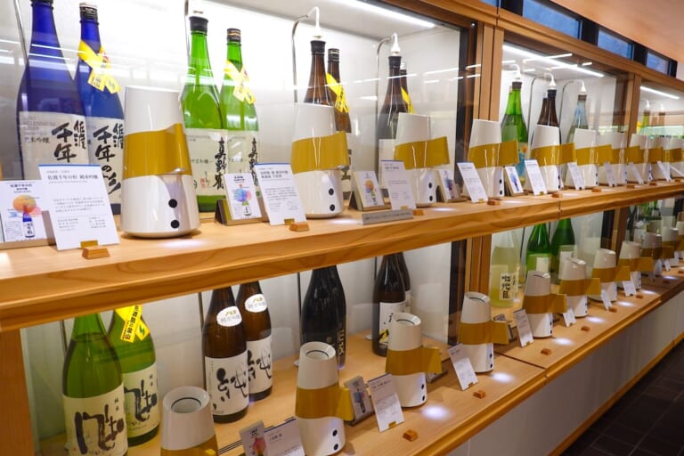 1500円で5杯試飲OK！都内最大規模の日本酒試飲コーナーでソムリエAIを体験｜銀座・新潟情報館【編集部ブログ】 | TABIZINE～人生に旅心を～