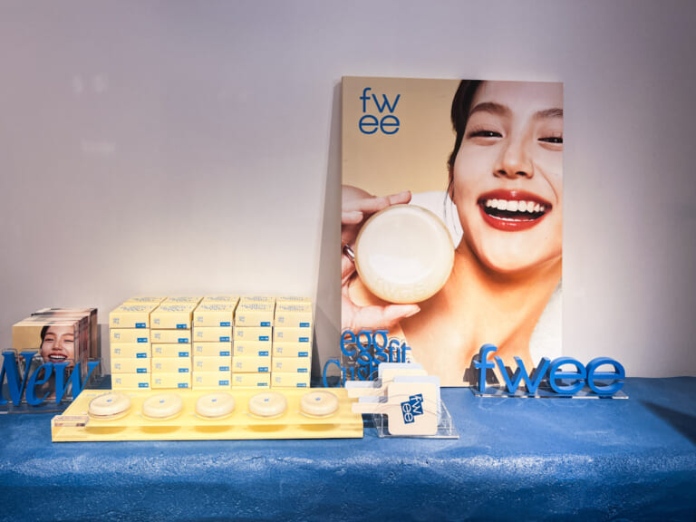 人気韓国コスメ「fwee」が新大久保にフラッグシップストアをオープン！可愛すぎる「fwee Agit Tokyo」に潜入ルポ | TABIZINE～人生に旅心を～