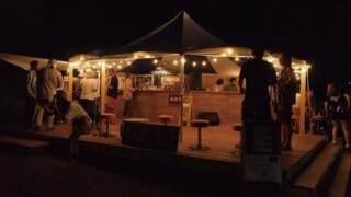 【品川国際映画祭】幻想的なアウトドアシアターが品川に出現！2024年はグルメ＆BARカウンターが初登場 | TABIZINE～人生に旅心を～