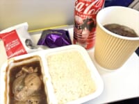 【LCCスクート機内食ルポ】シートピッチも広くて快適！座席・サービスもチェック｜シンガポール航空グループ | TABIZINE～人生に旅心を～