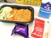 【LCCスクート機内食ルポ】シートピッチも広くて快適！座席・サービスもチェック｜シンガポール航空グループ | TABIZINE～人生に旅心を～