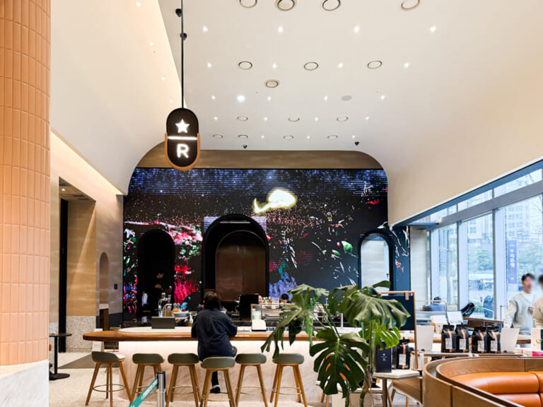 【世界のスタバのぞいてみない？】限定グッズから驚きのメニューまで31選 | TABIZINE～人生に旅心を～