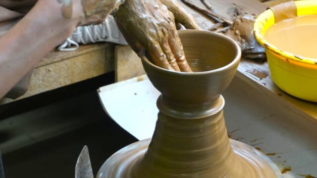 【旅する伝統工芸 Vol.1】全国で2社のみが製造する「紙布」＆牡蠣の貝殻を使った江田島焼の手仕事を訪ねて | TABIZINE～人生に旅心を～